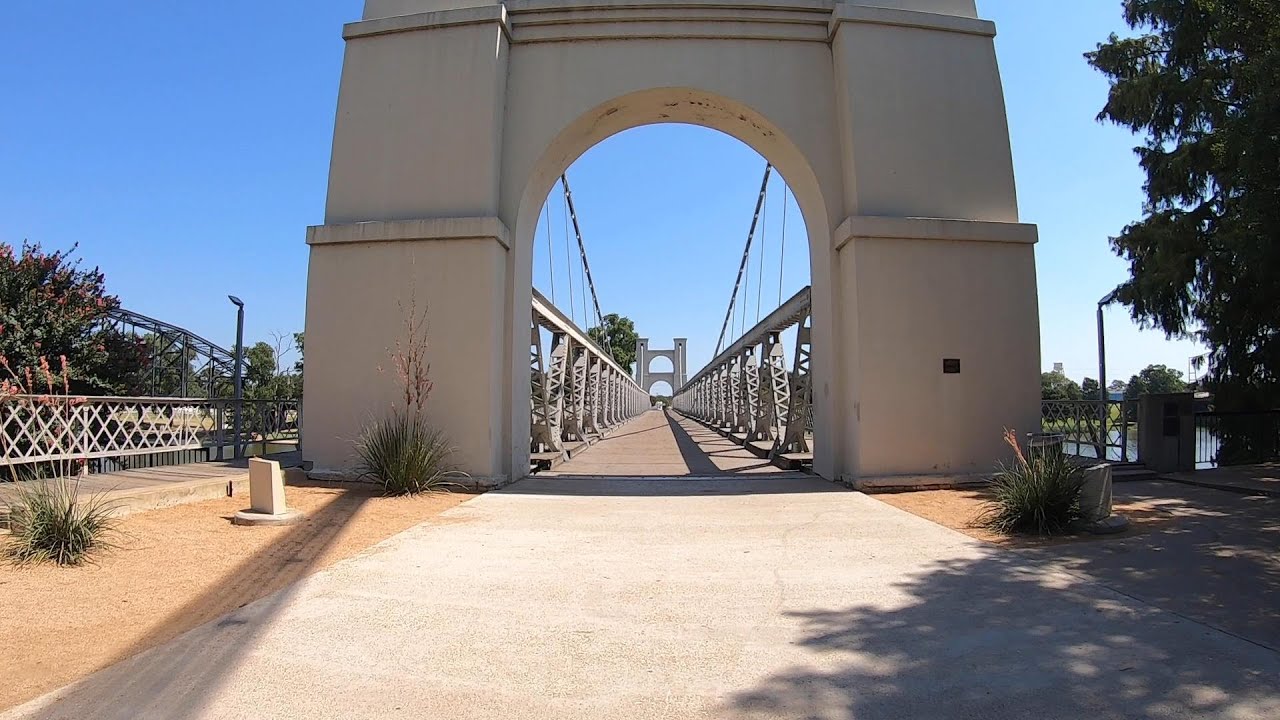 The Historical Suspension Bridge in Waco , Texas - YouTube