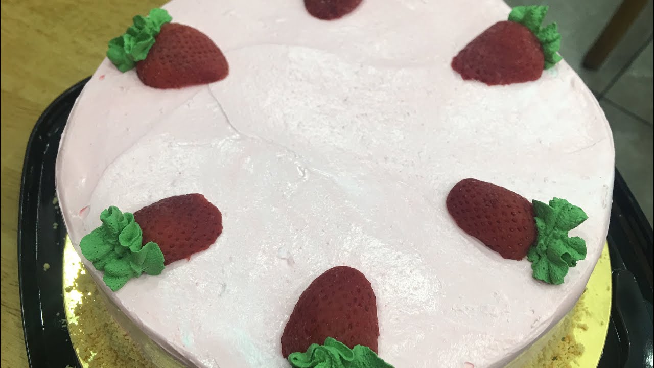 Cake decorating | buttercream coating | strawberry passion | - YouTube