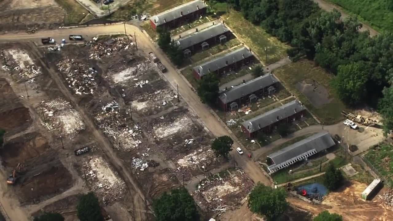 Demolition underway at Hawkins Village in Rankin - YouTube