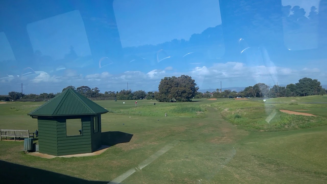 Adelaide Metro train runs through Golf Course - YouTube