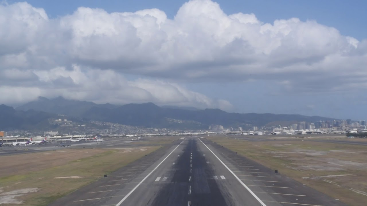 Honolulu runway 8L - YouTube