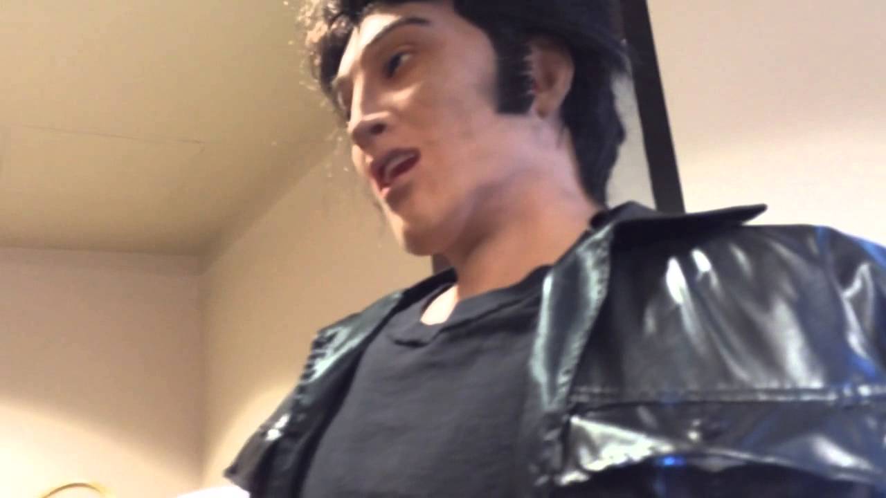 Life size standing robot Elvis - YouTube
