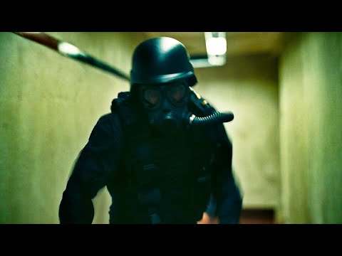 Protagonist travels back in time to the freeport in Oslo, where he fights his past self. Tenet(2020)