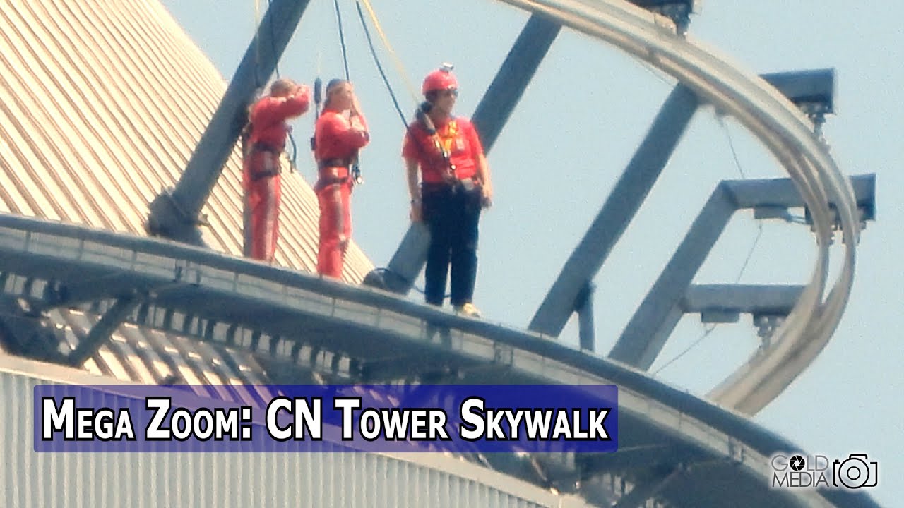 MEGA ZOOM - CN Tower Skywalk - YouTube