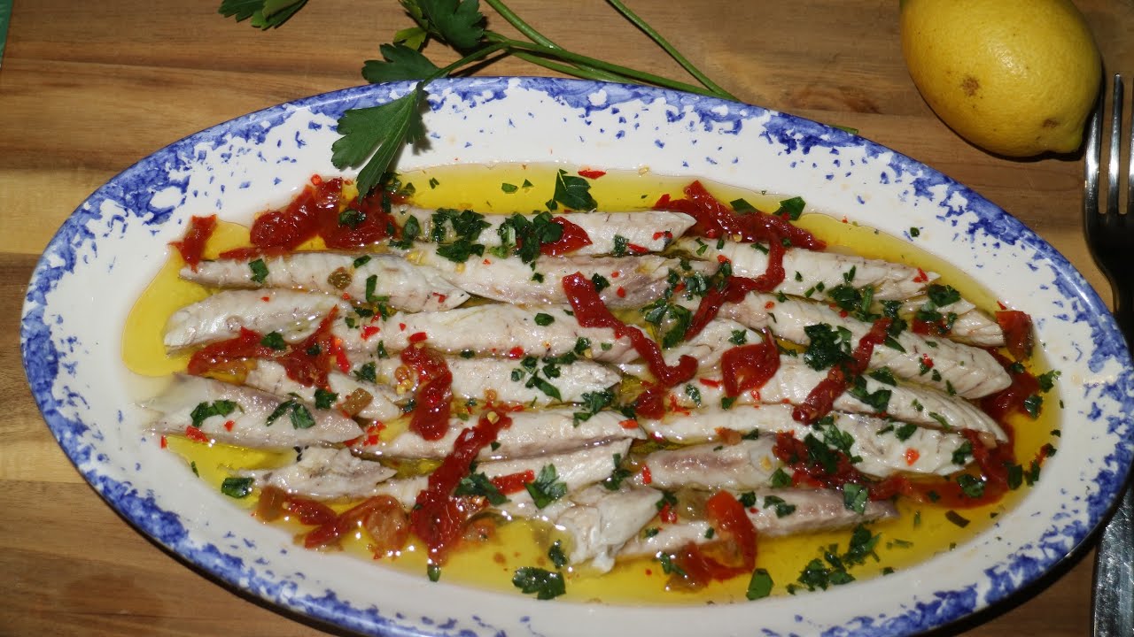 Sgombri lessati conditi con olio e limone - YouTube