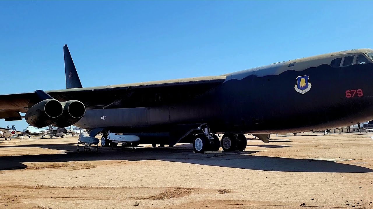 Walking tour of the March Field Air Museum in Riverside California USA ...