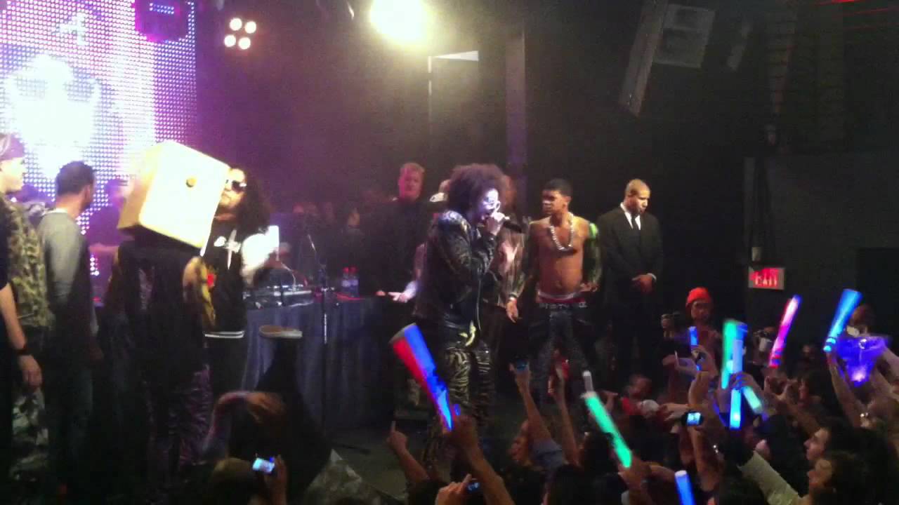 Sexy And I Know It - YouTube