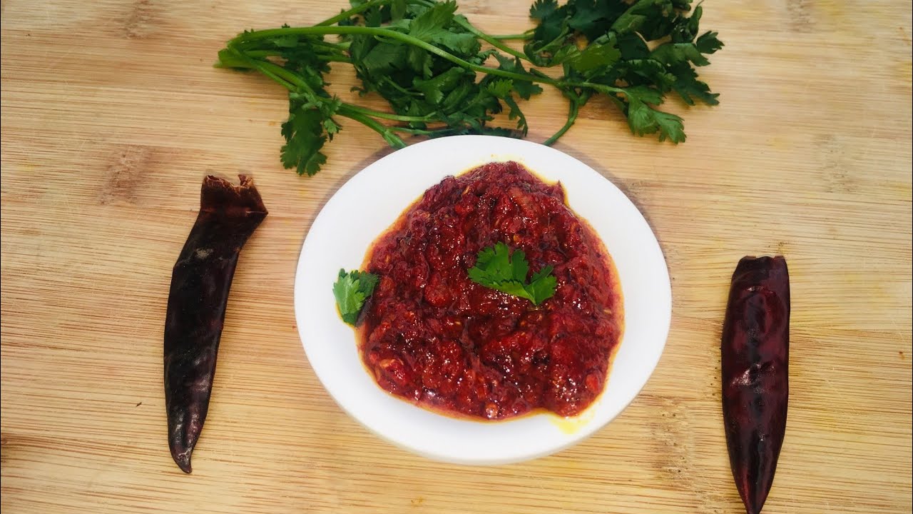 Rajasthani Garlic Red Chilli Chutney Recipe | Red Chutney for Dal Bati ...