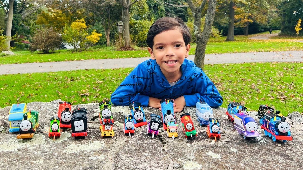 Thomas And Friends, Thomas the train and friends, Toy Train Track - YouTube