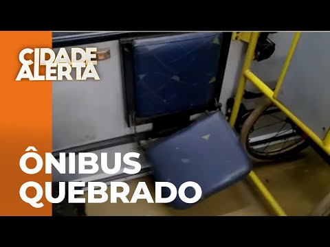 Usuário registra por meio de fotos um ônibus intermunicipal quebrado