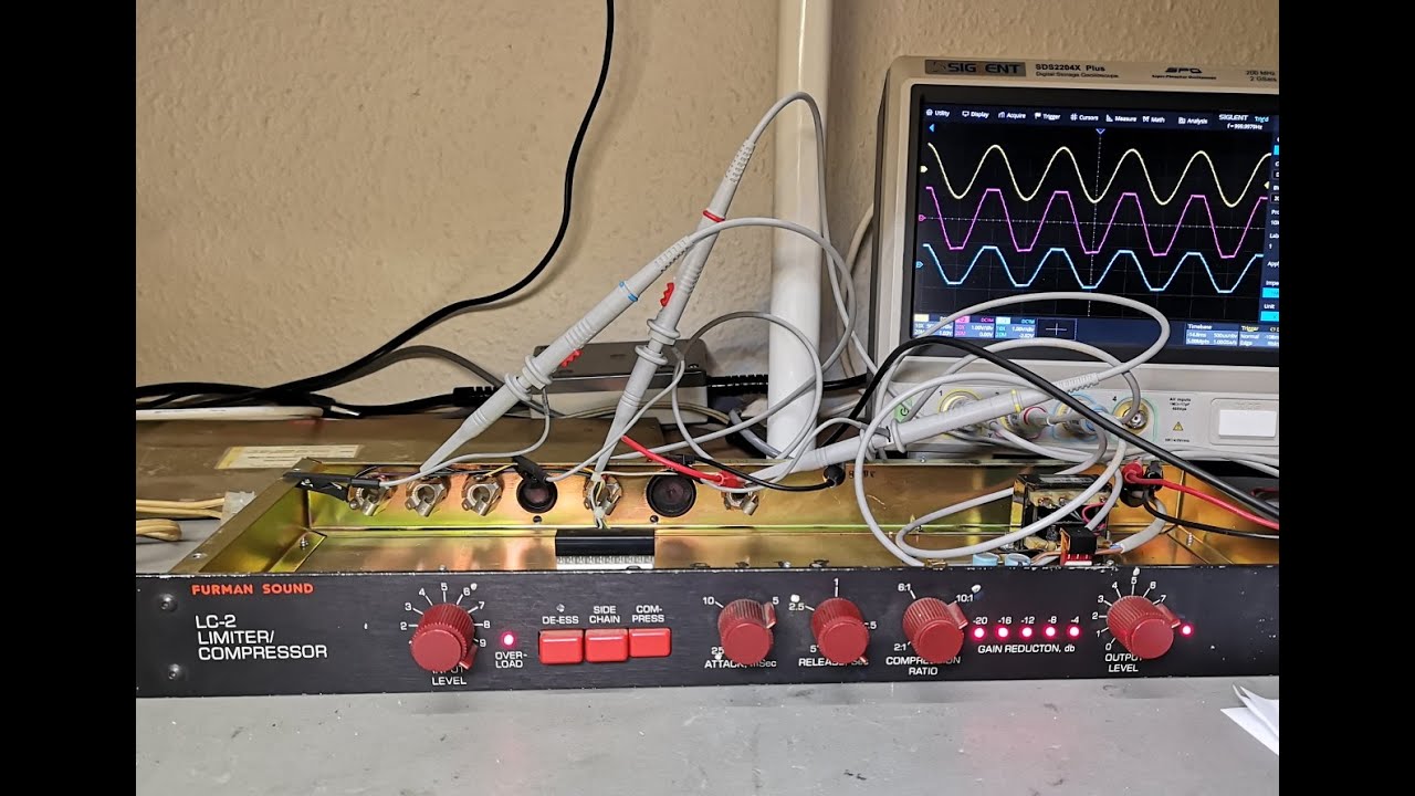 Furman Sound LC2 Limiter Compressor 1981 test teardown - YouTube