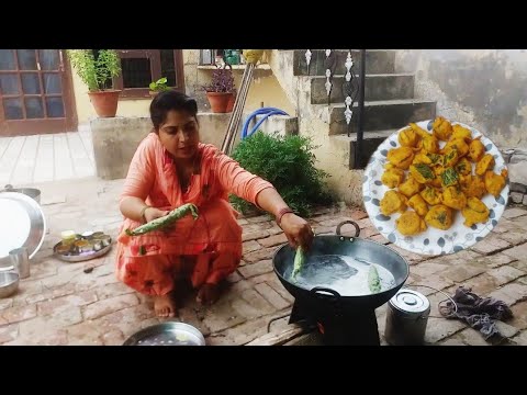Punjabi Woman made Arbi Patta Pakora at home || Recipe of Arbi Patta ...