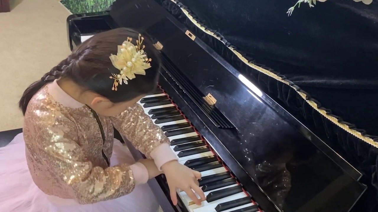Isabelle He (5yrs) plays The Swing by Chee-Hwa Tan - YouTube