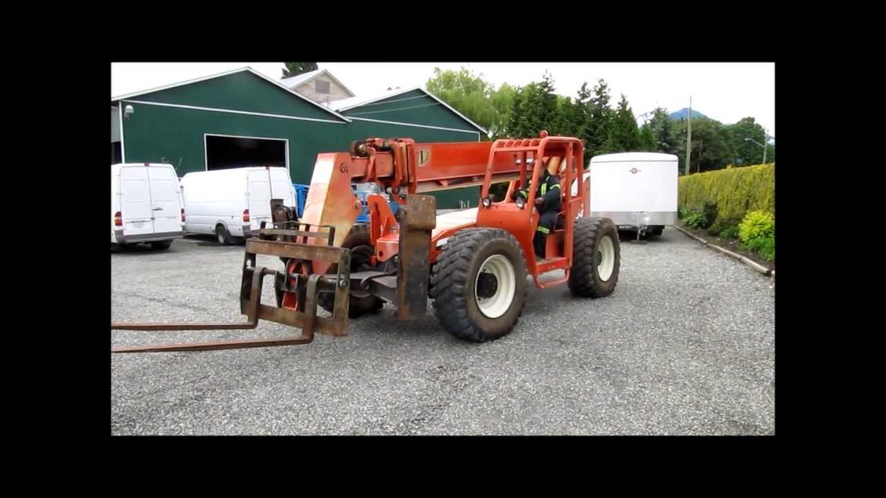 Older Skytrak 10054 Telehandler in Action - YouTube
