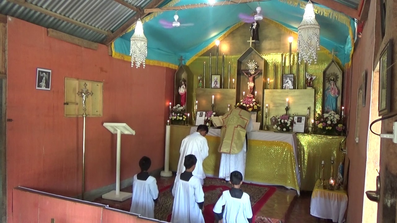 Latin Mass: Consecration and Elevation - Hindang, Leyte - YouTube