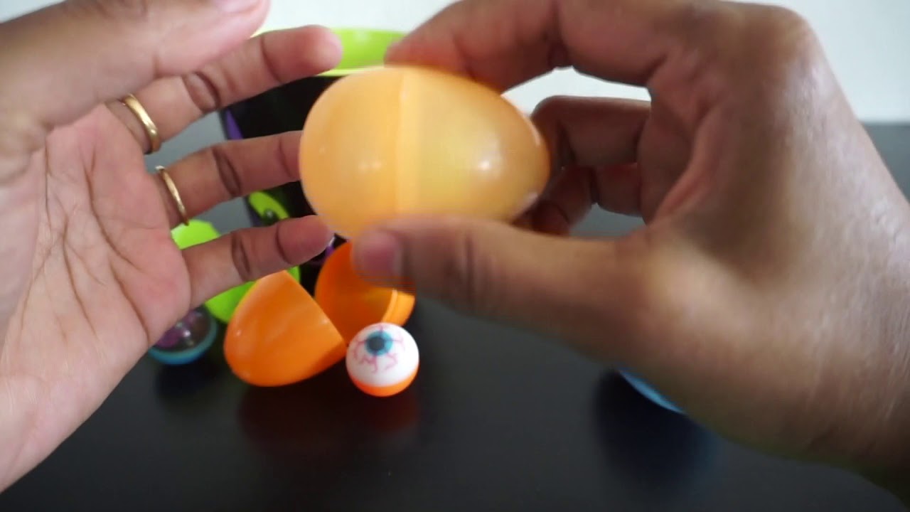 Egg Surprise spooky bouncing balls - YouTube