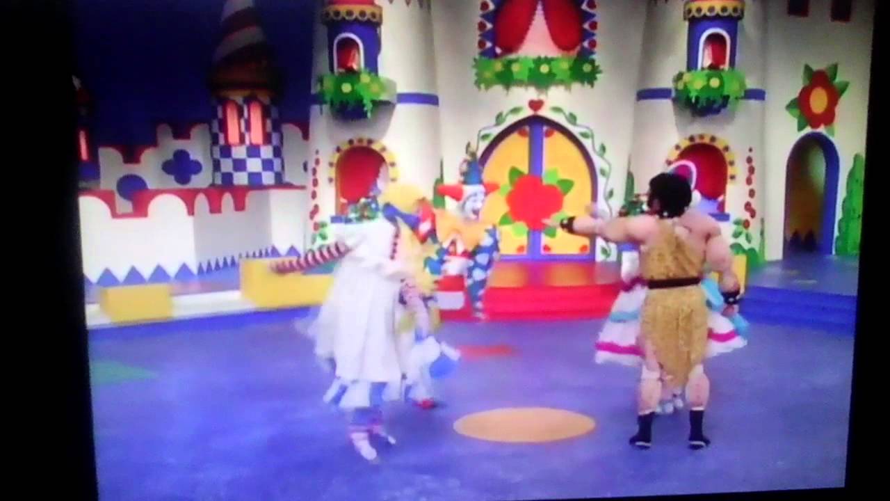 The Toy Castle Looby Looby Loo Song Computer Version - YouTube