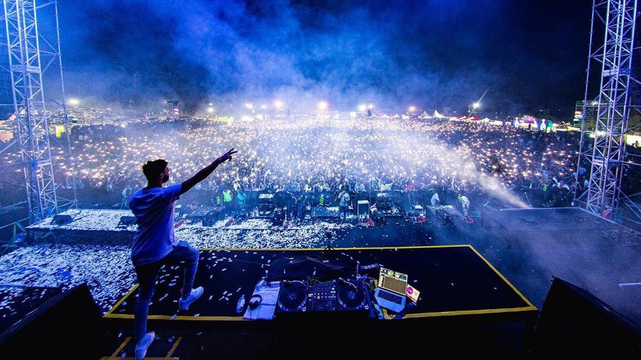 Randall Sunburn Arena Ahmedabad 2022 - YouTube