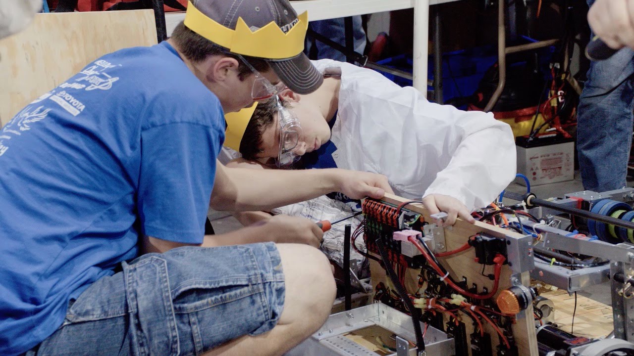 STEM Robotics Competition at GCU - YouTube