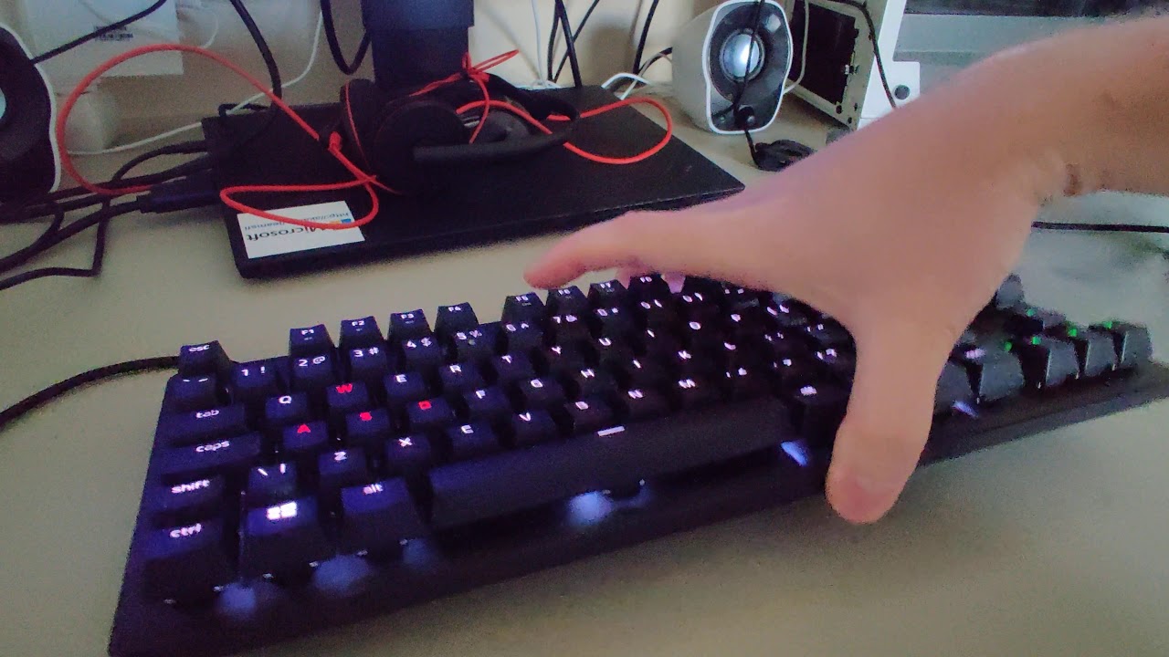 Razer Huntsman Tournament Edition - wobbly keyboard issue - YouTube