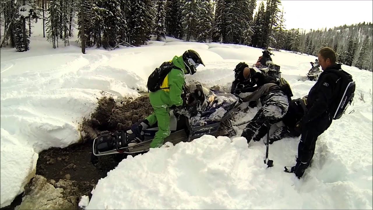 Idaho Snowmobiling Creek Crossing Gone Bad - YouTube