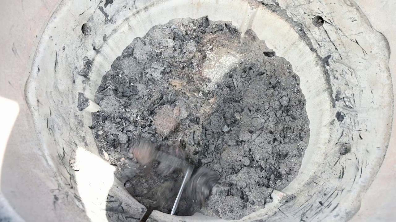 Big Green Egg Ash Clean Out with PapaJ - YouTube