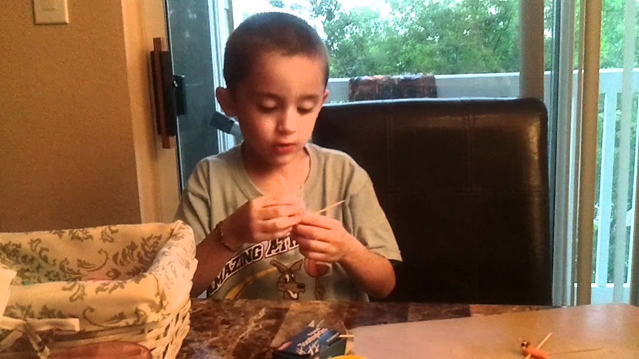How to build a play dough man =) - YouTube