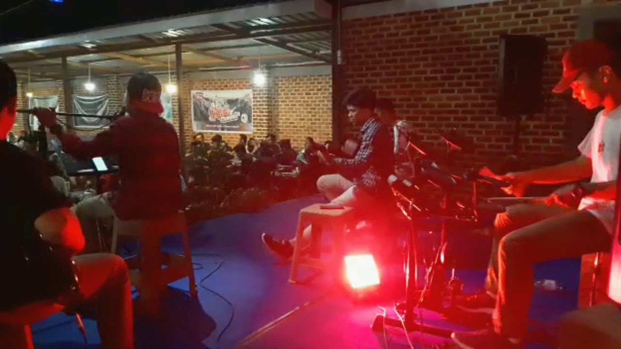 Hivi! Orang Ketiga liVE COVER BY HeaWee Band - YouTube