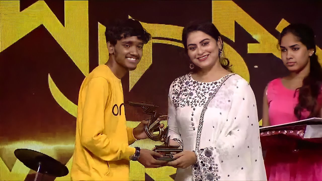 AWARD WINNER AKSHAY VLOGGER!!🤣🤣 - YouTube