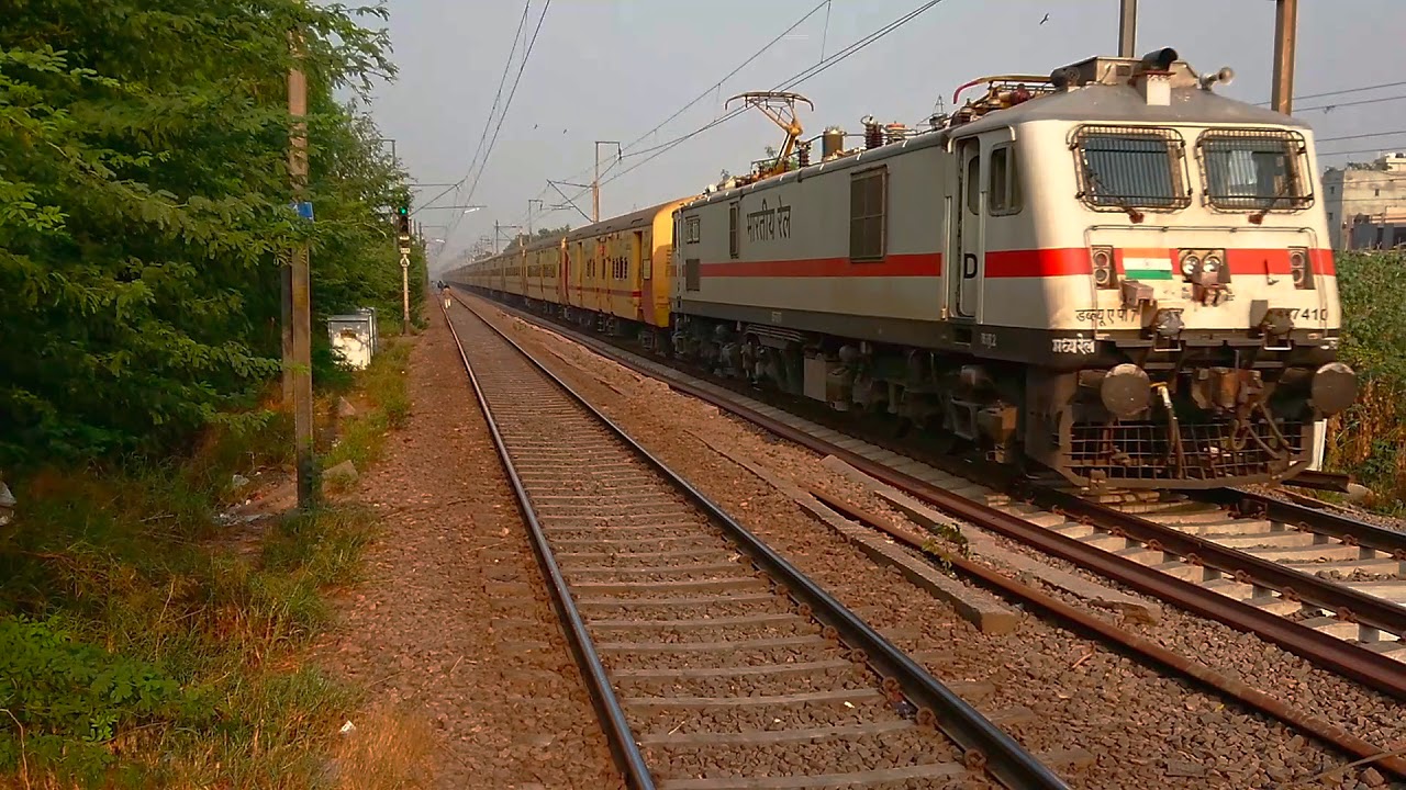 6 in 1 Diverted trains afternoon shots at Mandawali Sta. [1080p60 HDR ...