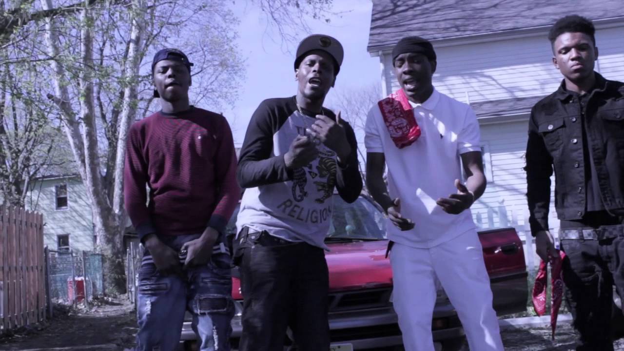 King Twon Ft Lil DaDa Ran Off On The Plug Remix (Official Video) - YouTube