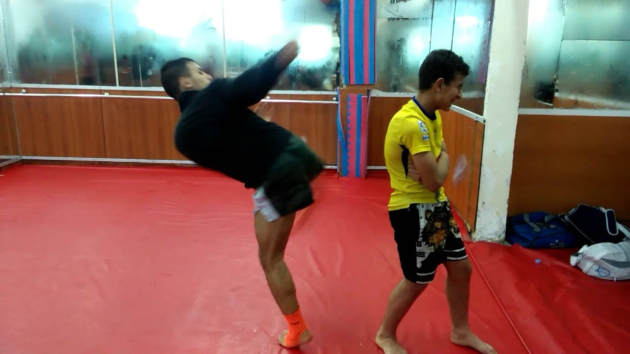kick boxing #marocain. #Bouhadri - YouTube