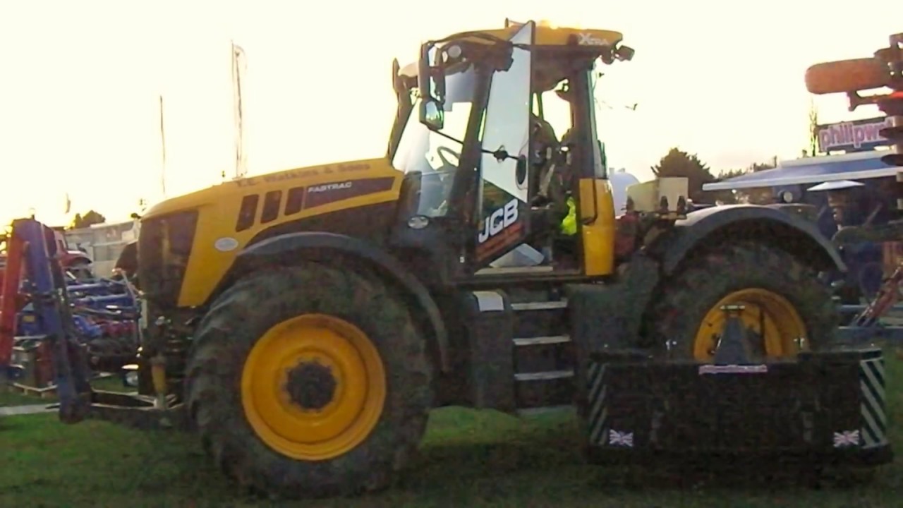 2017 JCB Fastrac 3230 Xtra 7.4 Litre 6-Cyl Diesel Tractor - YouTube