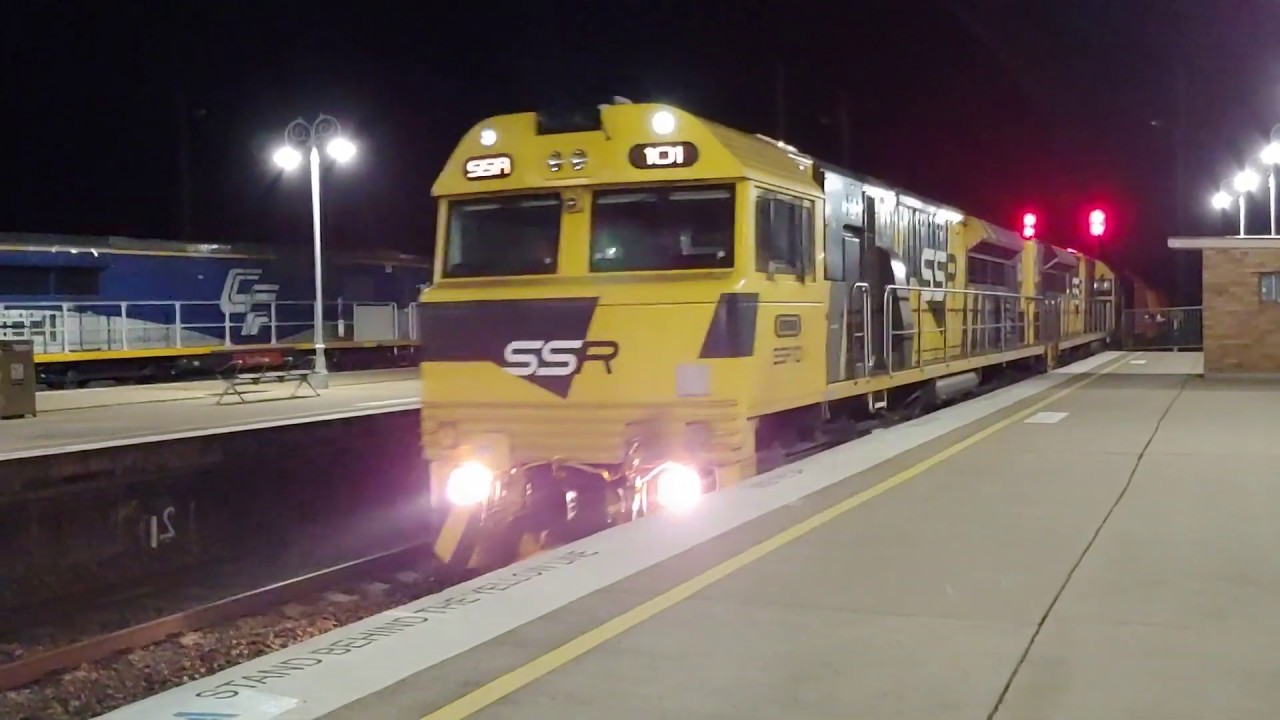 SSR Grain arrives at Goulburn station - Australian Trains - YouTube