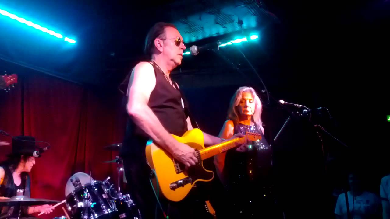 Pavlov's Dog playing Julia for Tony Harris - YouTube