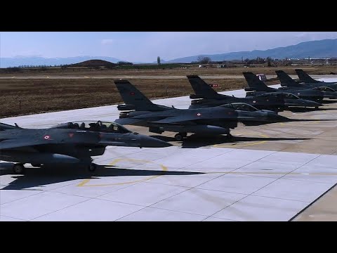 Milli Savunma Bakanlığı savaş uçaklarının uçuşa hazırlık görüntülerini paylaştı