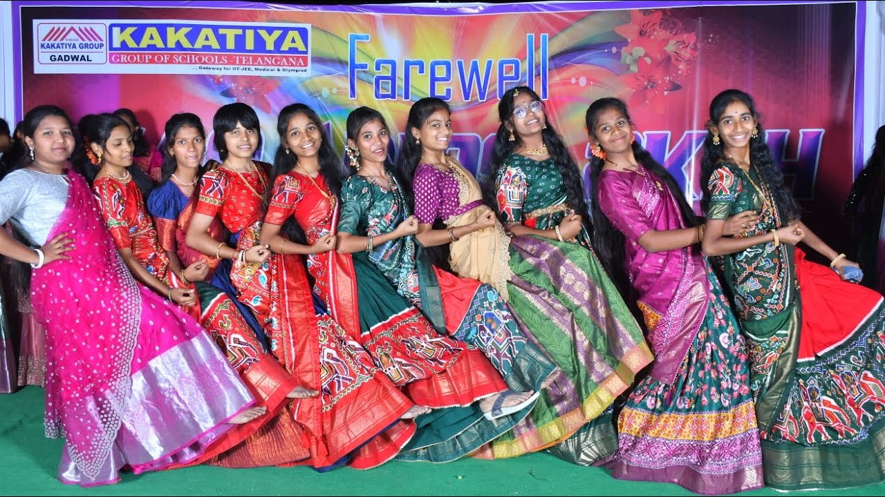 Mind-blowing performance by 9th Girls 🎉🎈🎉🎉💐💐🎉🥳 - YouTube