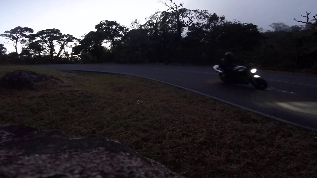 FZS600 Fazer Engine rev sound - YouTube