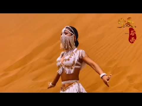 Bellydance Chinese lady // Hot #bellydance in desert My Sally