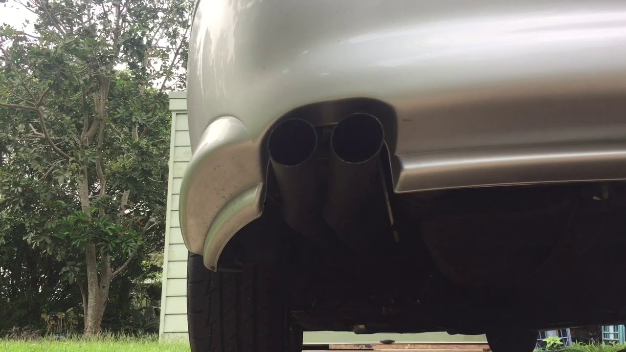 Holden commodore vx ss exhaust - YouTube