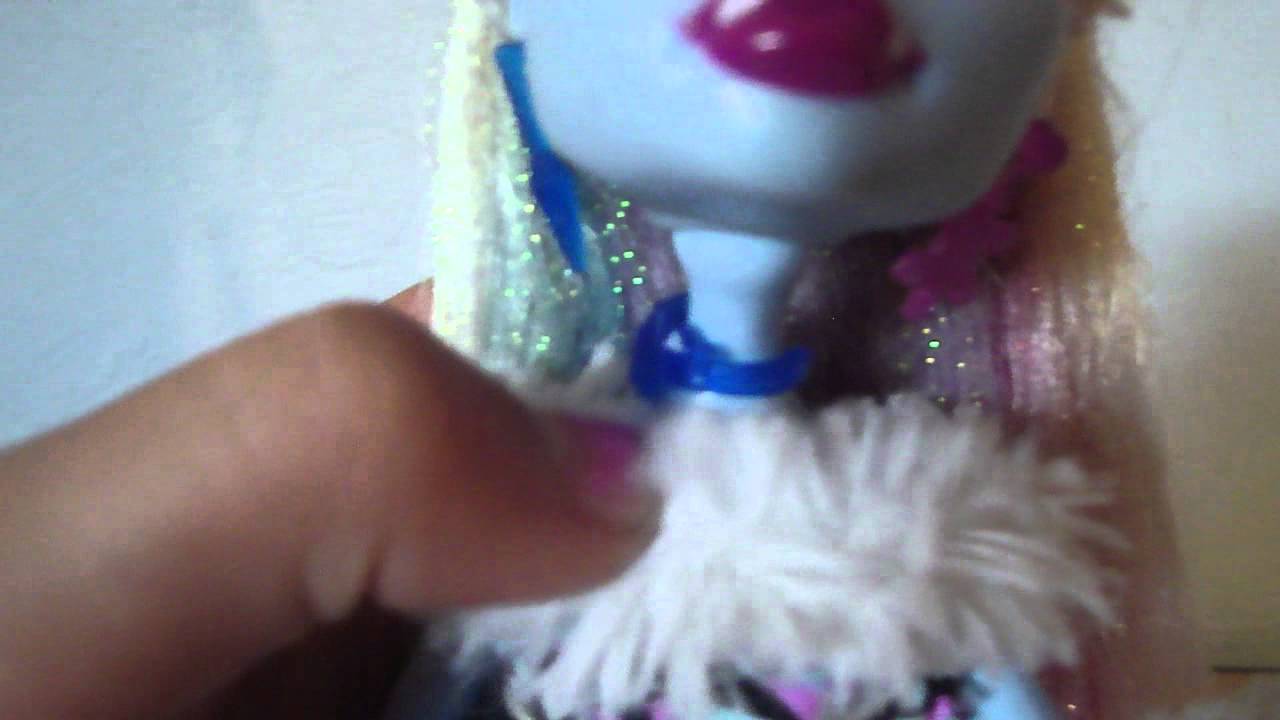 Monster High Abbey Bominable Basic 2 - YouTube