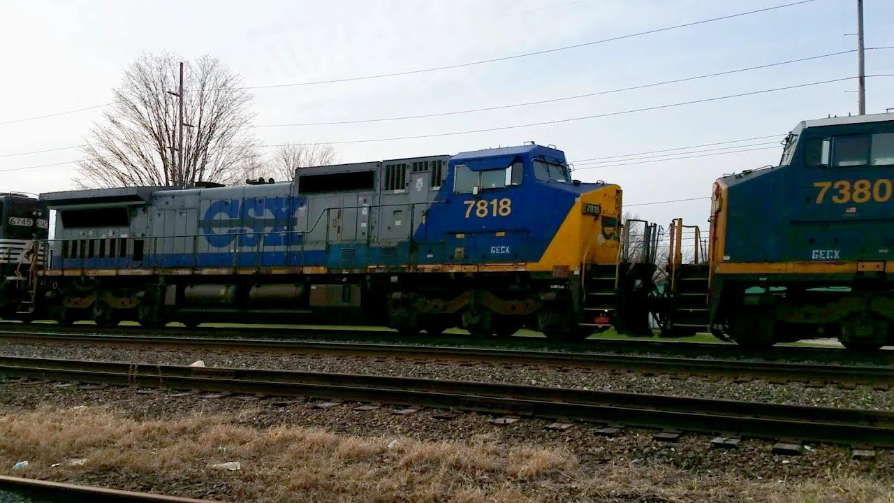 Pair of EX CSX C40 8Ws on NS 23K - YouTube