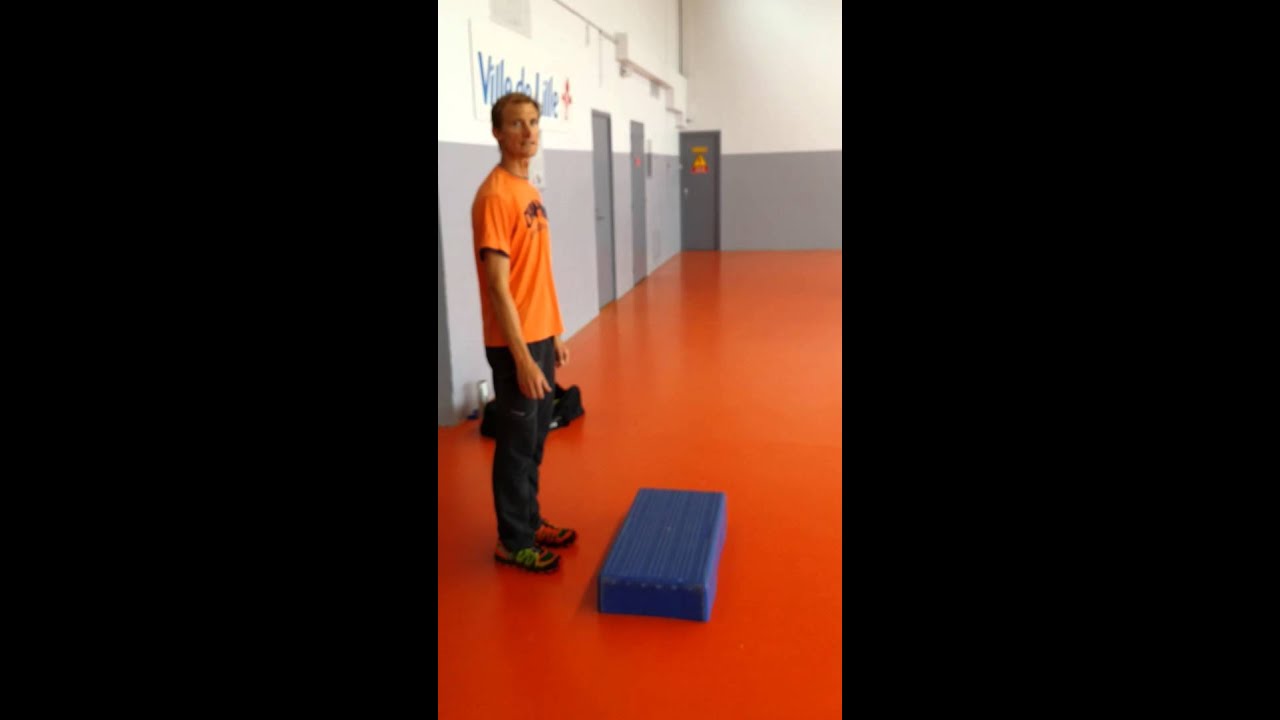 Pas complexe de step: le Salsa doublé - YouTube