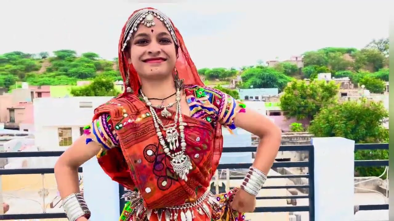 Chaumaso (From "Ghoomar") Seema Mishra Rajasthani Song In Album ghoomar ...