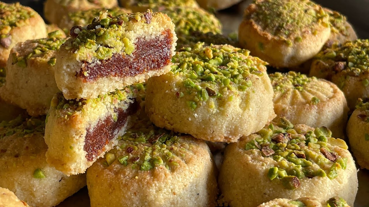 Super MOIST Mamoul Semolina Date Cookies for Eid! - YouTube