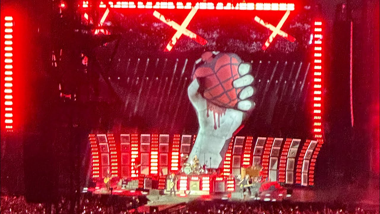 Green Day - American Idiot (Live) - Engie Stadium, Sydney, Australia ...