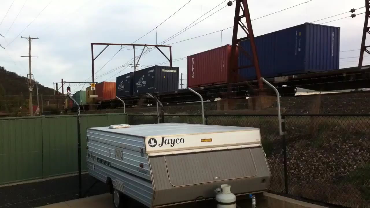 Train 8138 passes Bowenfels - YouTube