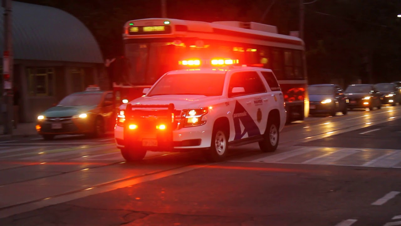 Toronto Paramedics ERU 20 Responding - YouTube