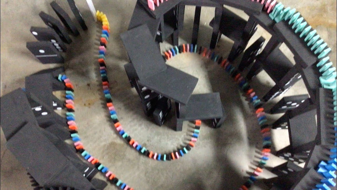 The ultimate domino spiral!(using over 1000 dominoes!) - YouTube