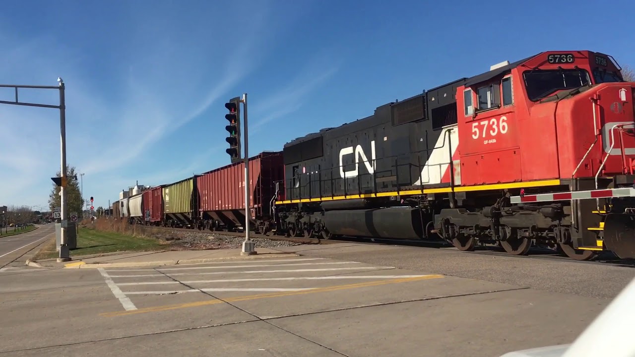 Short Canadian National Train - YouTube